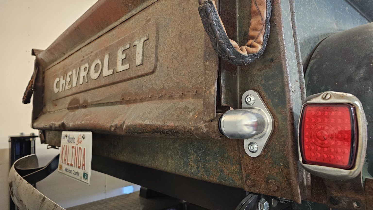 Billet Tailgate Trunnions - 1947-53 Chevy Trucks | LS Fabrication